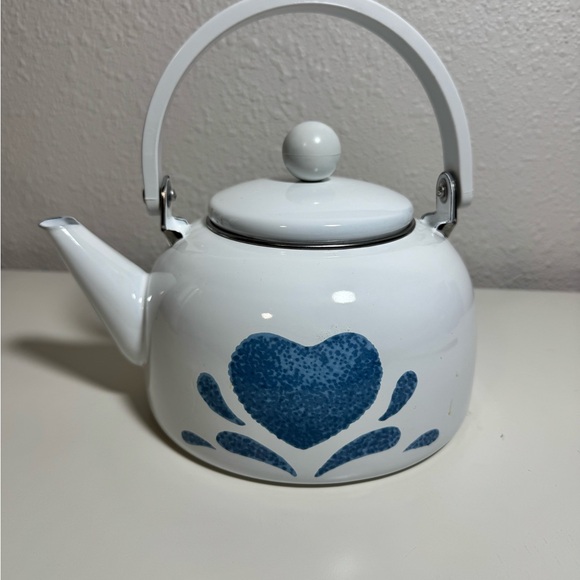 Kitchen | Vintage Lincoware Enamel White Teapot Blue Heart Design ...